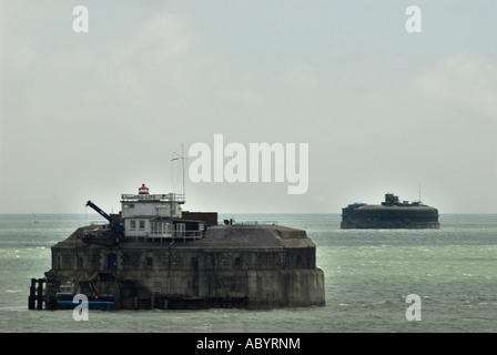 Spitbank Fort and Horse Sand Fort (in distance) in the Solent off ...
