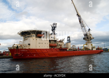the cso constructor at leith port the ship is a deep pipe laying ship ...