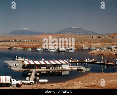 Halls Crossing on Lake Powell Reservoir in Utah showing the Marina and ...