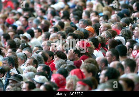 BIRDSEYE VIEW OF CROWD OF SPECTATORS Stock Photo - Alamy
