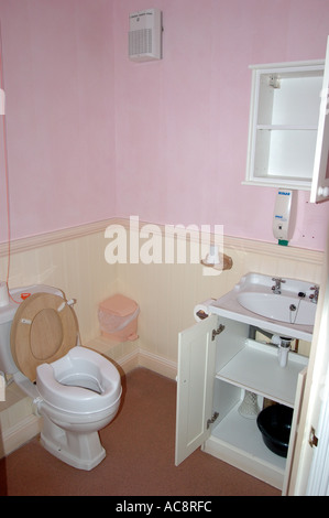 Bathroom facilities at The Old Rectory Nursing Home Great Stambridge ...