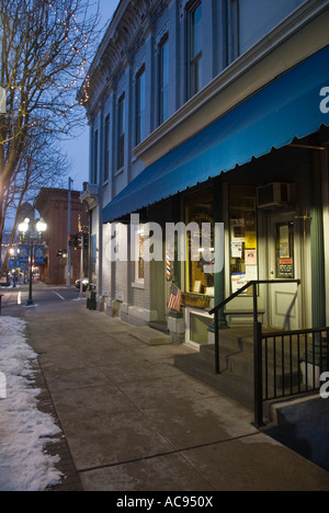 Downtown Chelsea, Michigan at night Stock Photo - Alamy