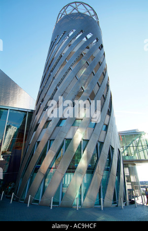 The Lowry footbridge and waterside promenade, Salford Quays, Greater ...