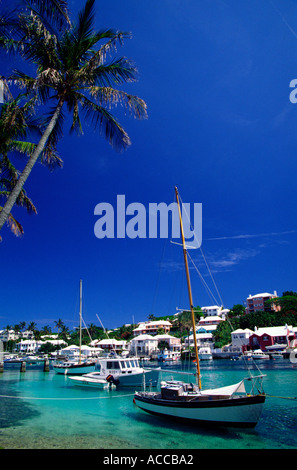 Yacht in a beautiful inlet in Bermuda Stock Photo - Alamy