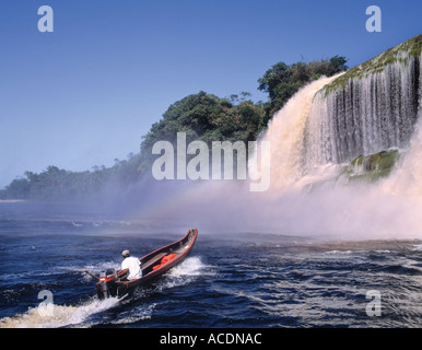 waterfalls in lagoon of Canaima NATIONAL PARK, KUSAR TEPUY behind ...
