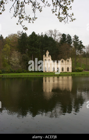 abbey ruins at painshill park Stock Photo - Alamy