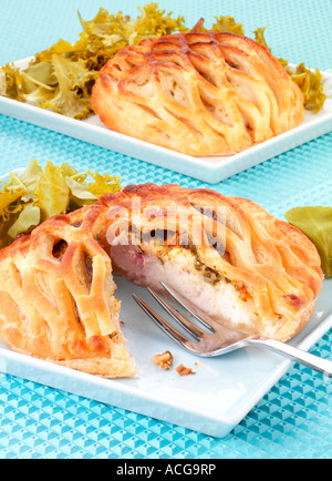 CHICKEN LATTICE EN CROUTE Stock Photo - Alamy