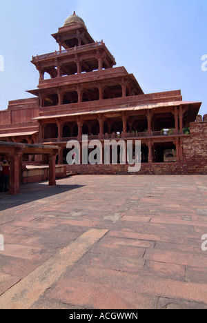 PUNCH MAHAL THE FIVE STORY PALACE OF MOGHAL EMPEROR AKBAR Stock Photo ...