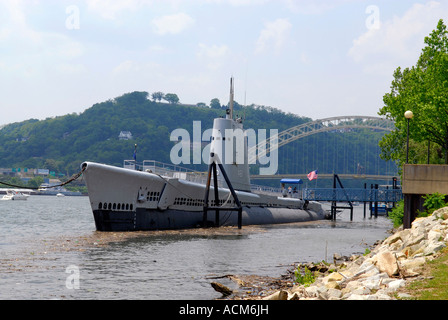 USS Requin a cold war early warning radar picket and attack Submarine ...