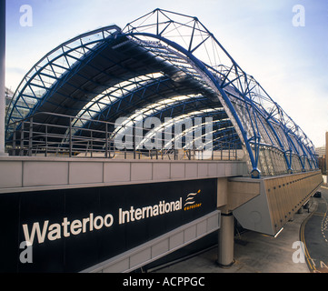 Roof Structure Waterloo International Railway Station London England ...