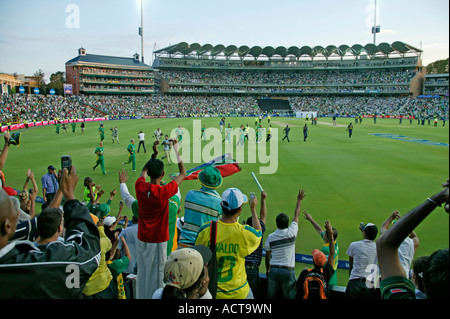 South African Cricket Supporters - Crowd Shot Stock Photo - Alamy