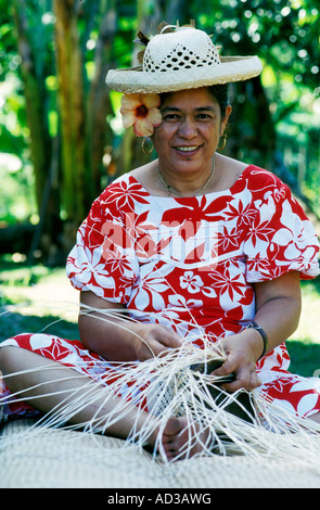 woman making chapeau niau, rurutu, tahiti Stock Photo - Alamy