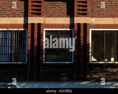 Soldier Course of Bricks on top of Window Stock Photo - Alamy