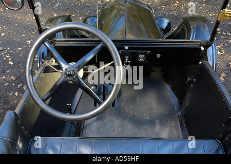 Old Ford steering wheel-Model T dash Stock Photo - Alamy