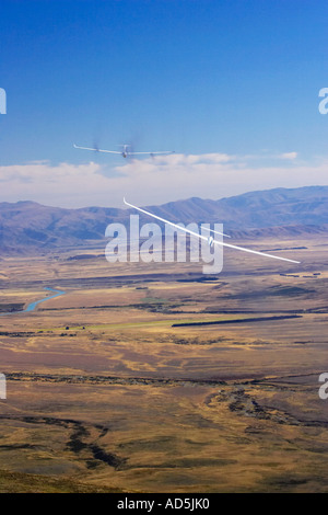 Glider dumping water ballast Stock Photo - Alamy