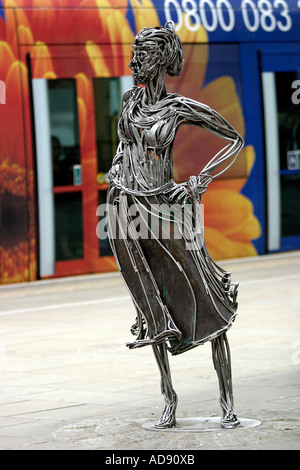Nottingham City Nottingham s Theatre Royal statue outside the front ...