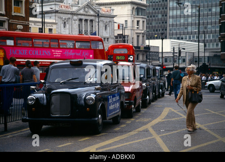 Taxi rank by Victoria Station London England Stock Photo - Alamy
