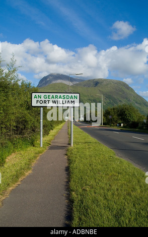 dh Fort William signpost FORT WILLIAM INVERNESSSHIRE Bilingual english ...