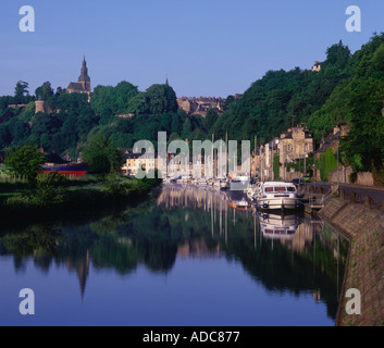 Moored yachts on the River Rance in thick winter fog above Chatelier ...