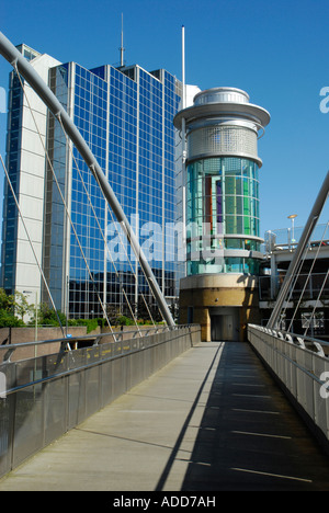 Festival Place bridge and Barclays Bank office tower in Basingstoke ...