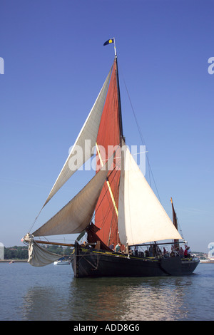 Thames sailing Barge the Mirosa Medway Thames Barge Race 2006 river ...