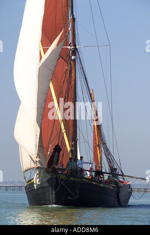 Thames sailing Barge the Mirosa Medway Thames Barge Race 2006 river ...