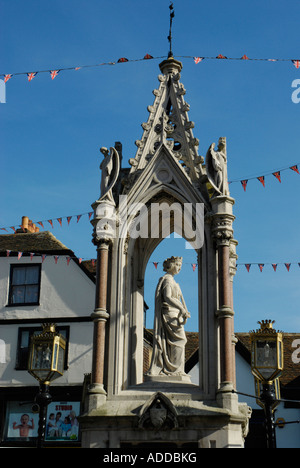 High Street, Maidstone, Kent - Statue of Queen Victoria Stock Photo - Alamy
