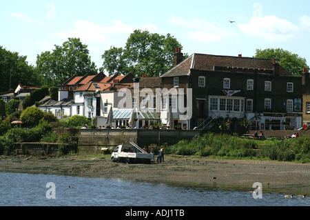 The London Apprentice, 62 Church Street, Isleworth Stock Photo - Alamy