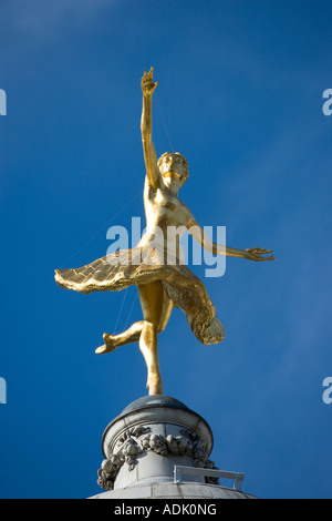 Statue of dancing ballerina Anna Pavlova on top of the Victoria Palace Theatre, Victoria, London ...
