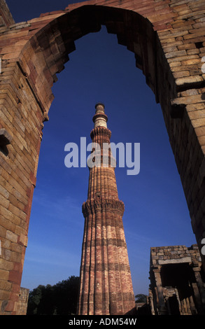 INDIA Delhi The Qut b Minar Stock Photo - Alamy