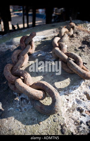 chain embedded in concrete Stock Photo - Alamy