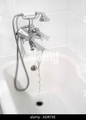 Water Running into an Empty Bath Stock Photo - Alamy