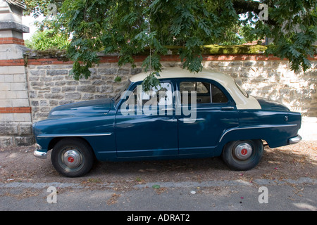 Vintage Simca Aronde 1300 motor car Stock Photo - Alamy