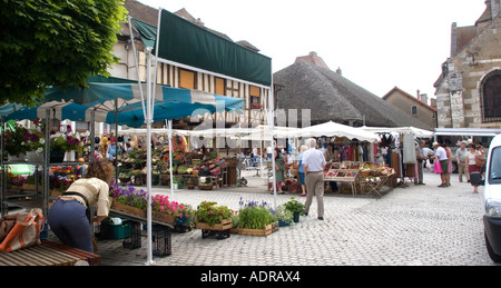 Market day in Nolay France la Cote D’Or Burgandy France Stock Photo - Alamy