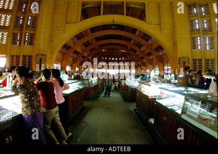 Cambodia Phnom Penh Cental Market Stock Photo - Alamy