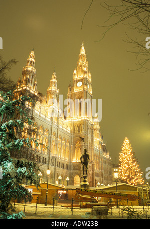 city hall Vienna, Christmas decoration Stock Photo - Alamy