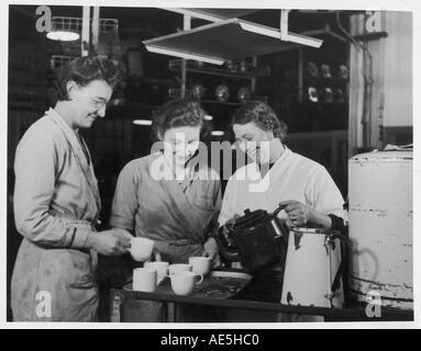 Factory Workers 1930s Stock Photo: 7132158 - Alamy
