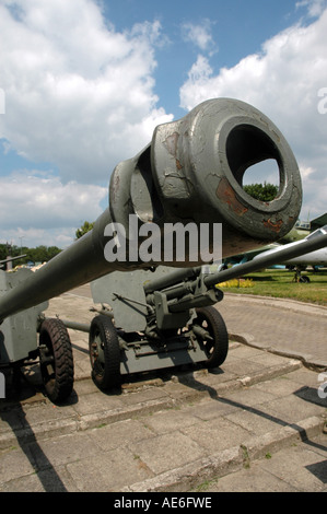 85 mm Divisional Gun D-44 standing as an exhibit at a Bledow Desert ...