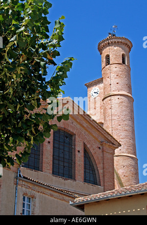 France, Gers, L'Isle Jourdain, Saint Martin church Stock Photo - Alamy