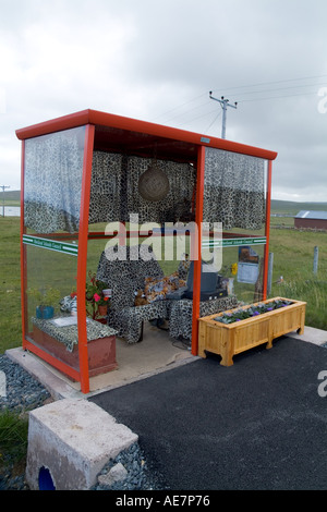 Decorated bus stop shelter in the village of Market Lavington ...
