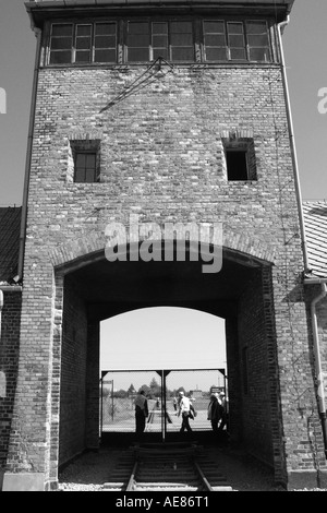 Entrance gate to Auschwitz Stock Photo - Alamy