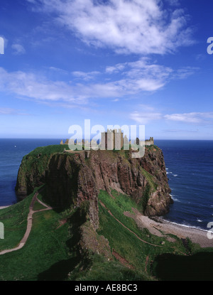 dh DUNNOTTAR CASTLE KINCARDINESHIRE Scottish castle and cliff Scotland ...