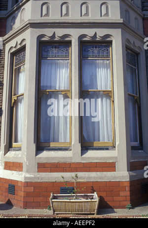 Stone bay window detail with sash windows.and lead flashing to top ...