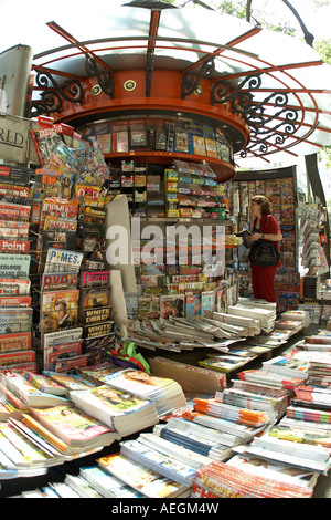 madrid spain news kiosk magazines newspaper press media Stock Photo - Alamy