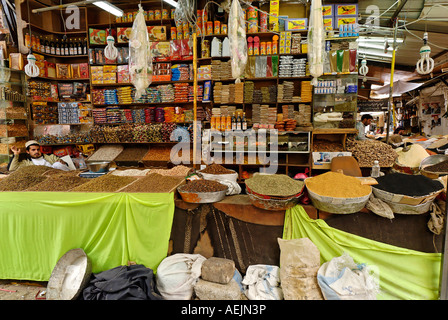 General store in the souk of Sanaa, Yemen Stock Photo - Alamy