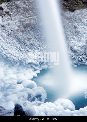 Upper Horsetail Falls with ice Columbia River Gorge National Scenic ...