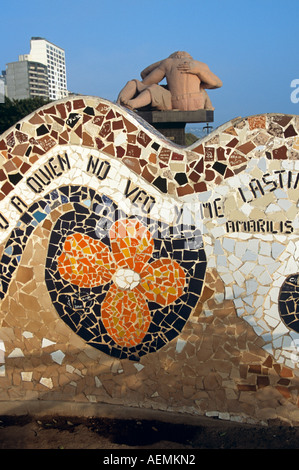 Statue of two lovers, Parque del Amor, Miraflores, Lima, Peru Stock ...