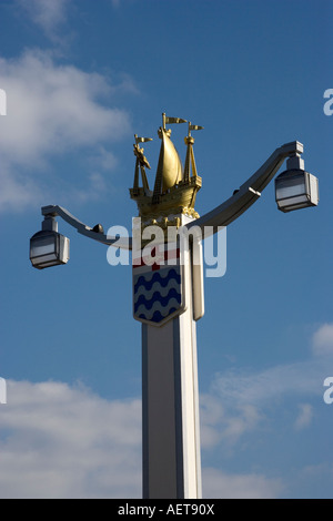 Crest Detail Chelsea Bridge River Thames London England Stock Photo - Alamy