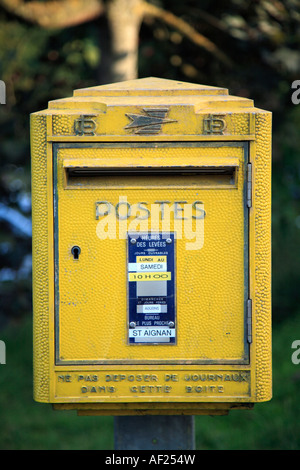 yellow post box Stock Photo - Alamy
