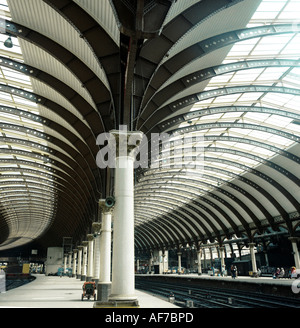Metal supporting structures of railway station Stock Photo - Alamy